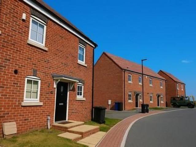 2 bedroom end of terrace house to rent