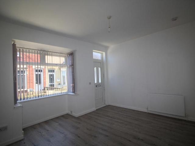 2 bedroom end of terrace house to rent