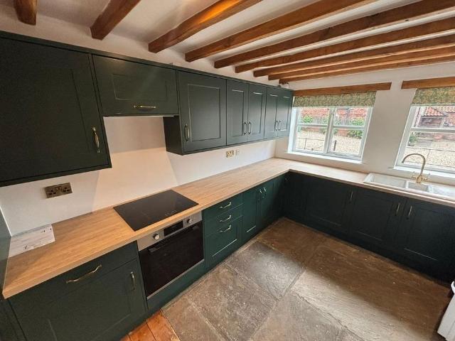 2 bedroom end of terrace house to rent