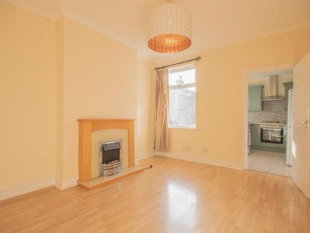 2 bedroom end of terrace house to rent