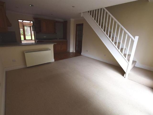 2 bedroom end of terrace house to rent