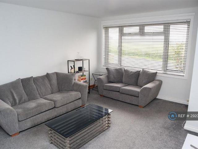 2 bedroom end of terrace house to rent