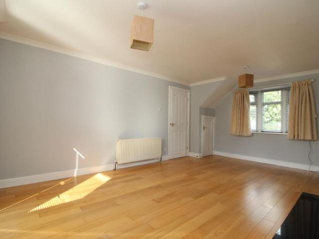 2 bedroom end of terrace house to rent