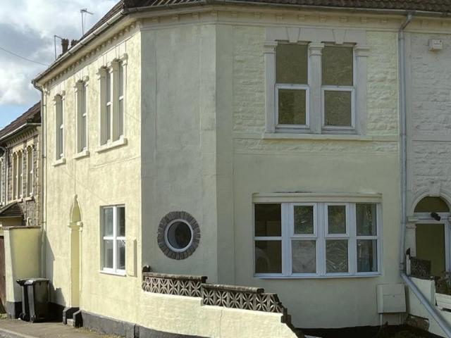 2 bedroom end of terrace house to rent