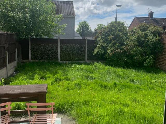 2 bedroom end of terrace house to rent