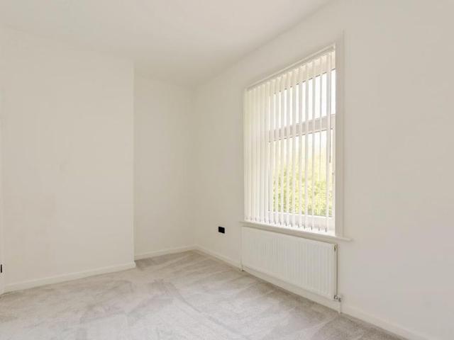 2 bedroom end of terrace house to rent