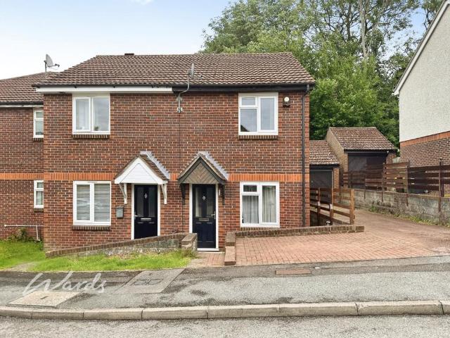 2 bedroom end of terrace house to rent