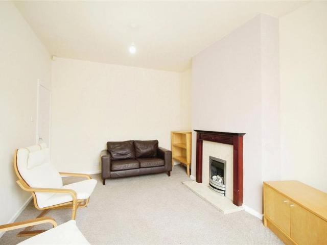 2 bedroom end of terrace house to rent
