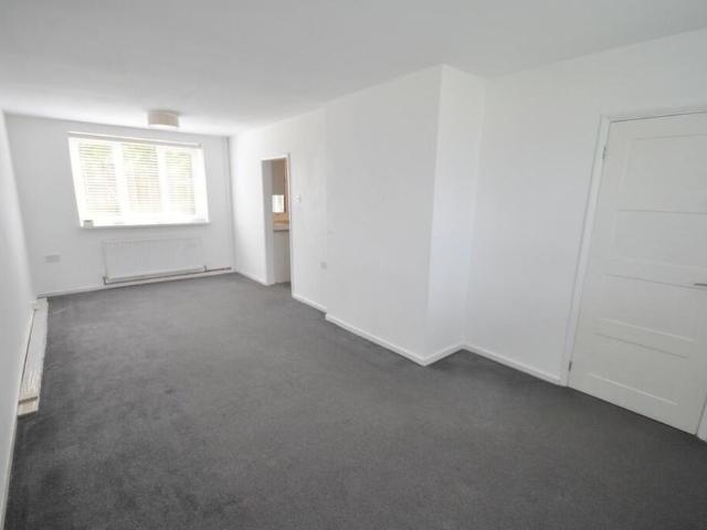 2 bedroom end of terrace house to rent