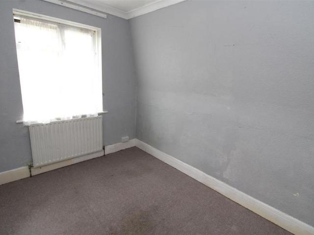 2 bedroom end of terrace house to rent