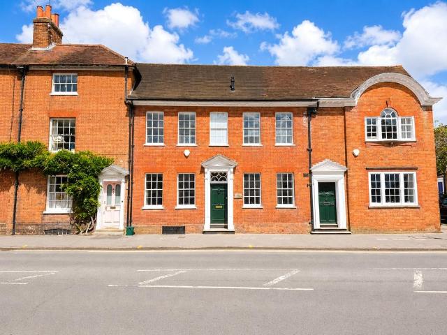 2 bedroom end of terrace house to rent
