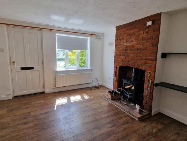 2 bedroom end of terrace house to rent