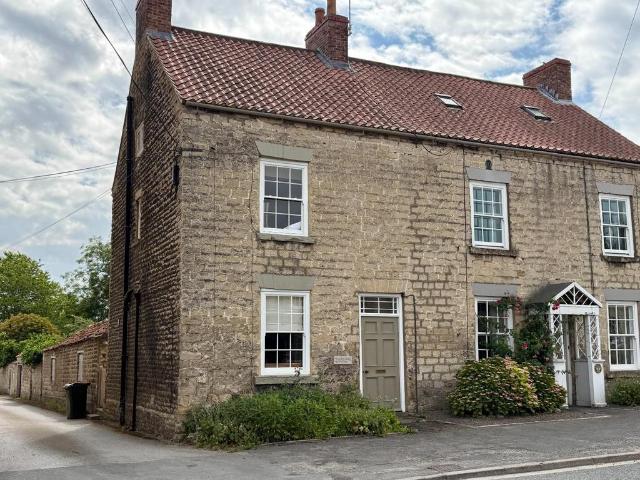 2 bedroom end of terrace house to rent