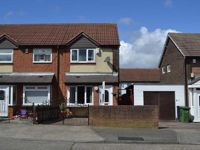 2 bedroom end of terrace house to rent