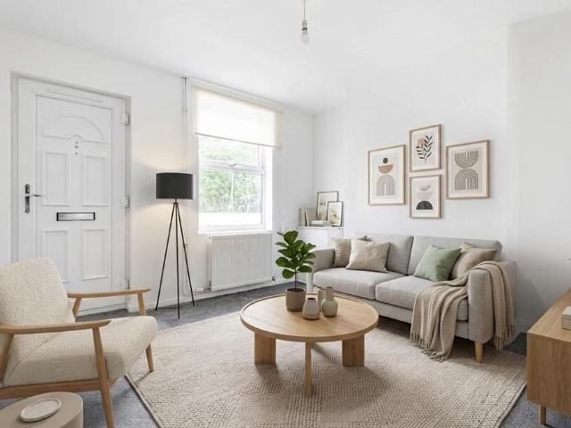 2 bedroom end of terrace house to rent