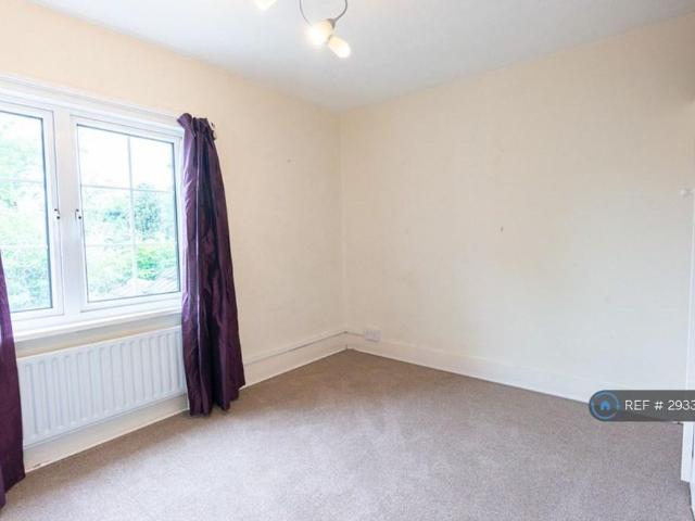 2 bedroom end of terrace house to rent