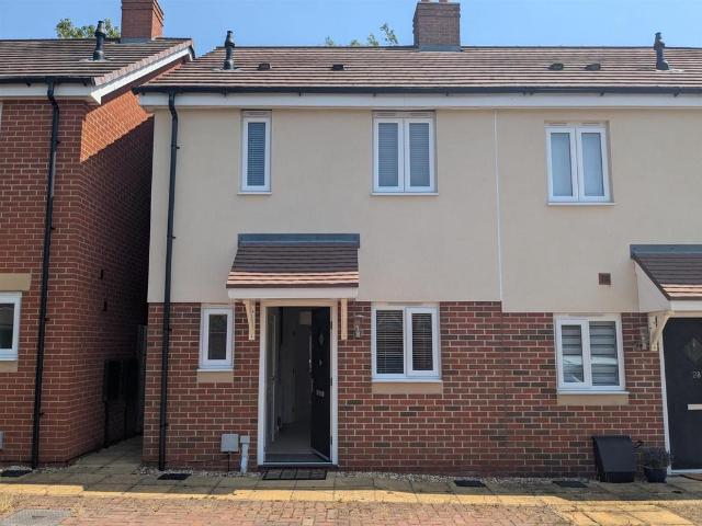 2 bedroom end of terrace house to rent