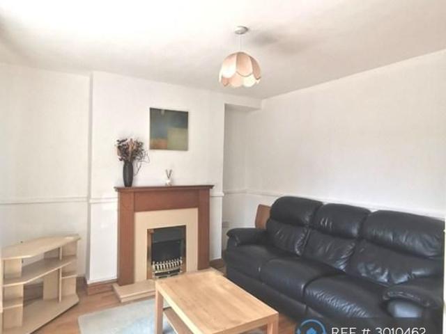 2 bedroom end of terrace house to rent