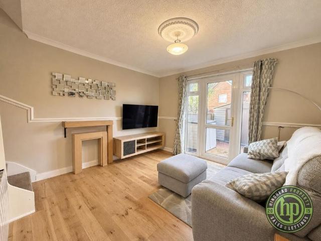 2 bedroom end of terrace house to rent