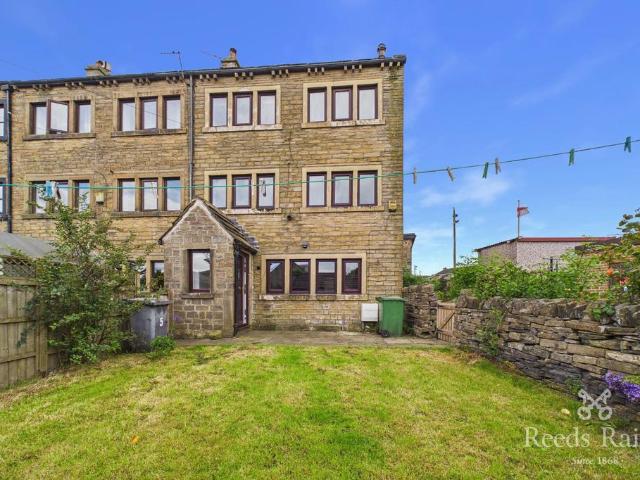 2 bedroom end of terrace house to rent