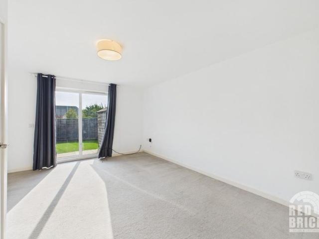 2 bedroom end of terrace house to rent