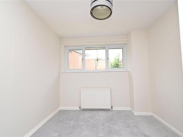 2 bedroom end of terrace house to rent