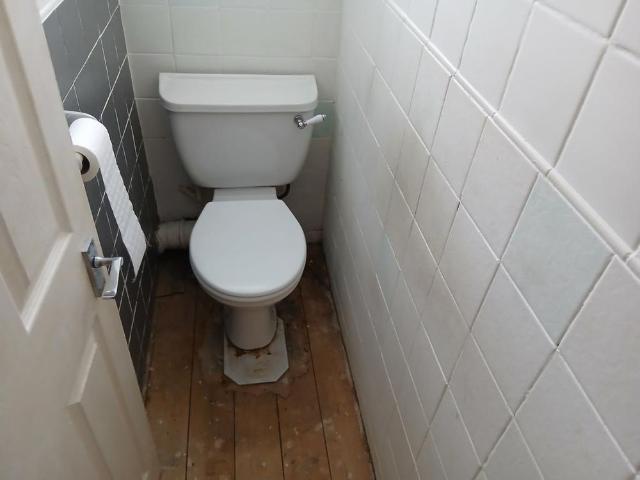 2 bedroom end of terrace house to rent