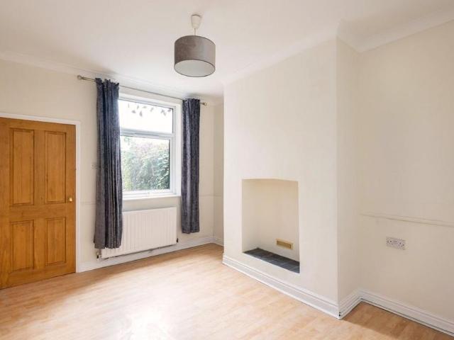 2 bedroom end of terrace house to rent