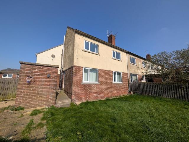 2 bedroom end of terrace house to rent