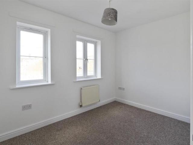 2 bedroom end of terrace house to rent