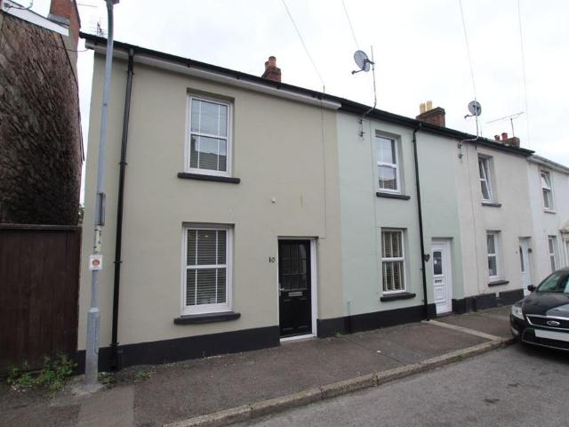 2 bedroom end of terrace house to rent