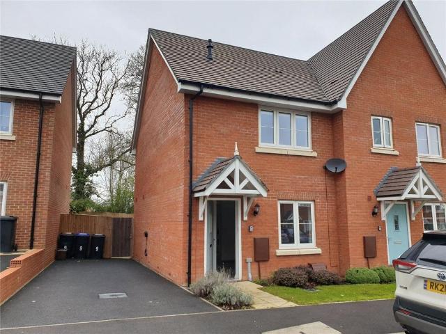 2 bedroom end of terrace house to rent