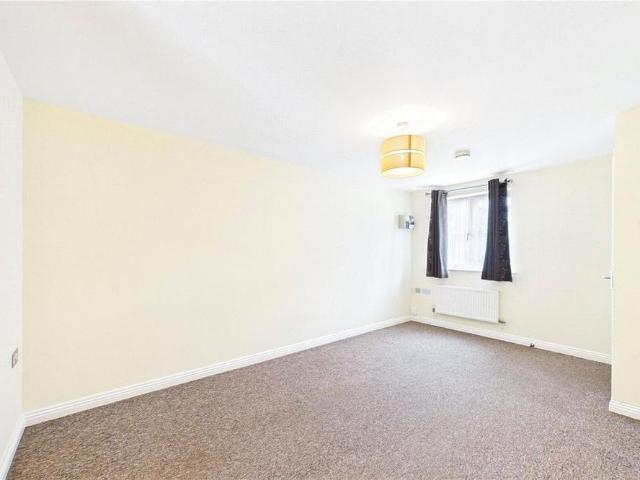 2 bedroom end of terrace house to rent