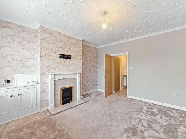 2 bedroom end of terrace house to rent