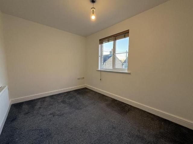 2 bedroom end of terrace house to rent