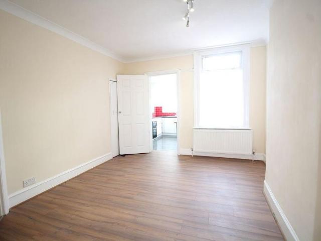2 bedroom end of terrace house to rent