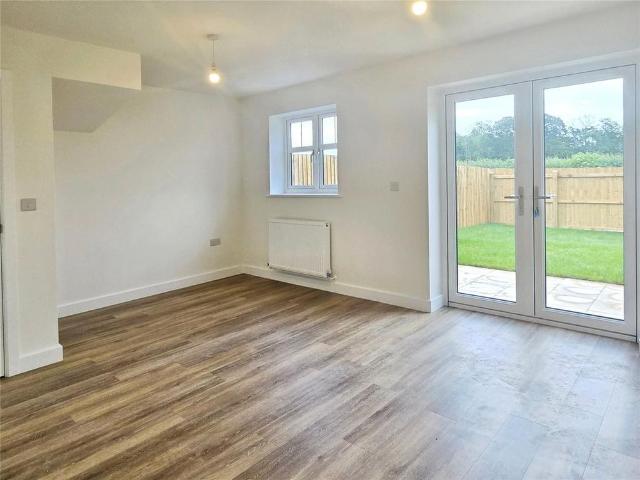 2 bedroom end of terrace house to rent