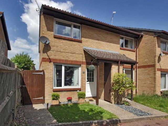 2 bedroom end of terrace house to rent