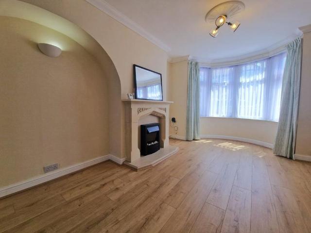 2 bedroom end of terrace house to rent
