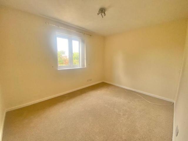 2 bedroom end of terrace house to rent