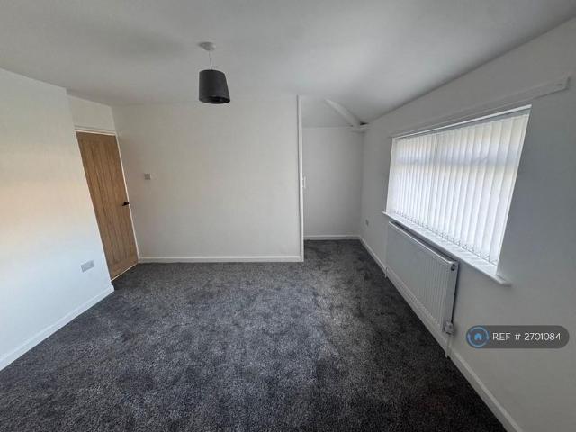 2 bedroom end of terrace house to rent