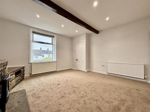 2 bedroom end of terrace house to rent