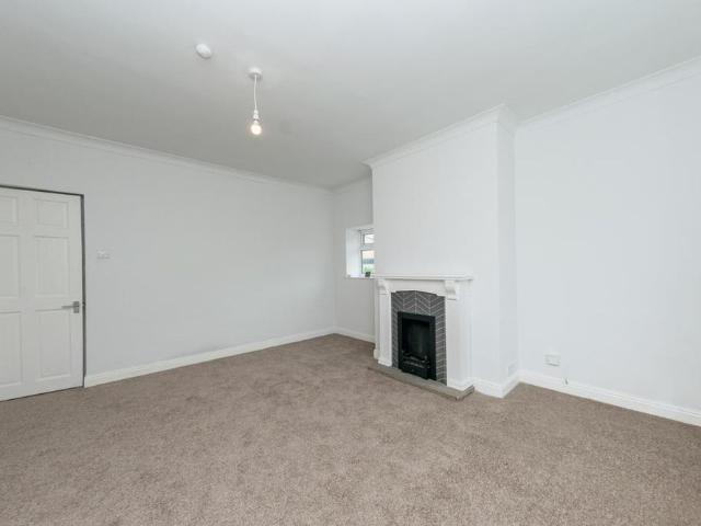 2 bedroom end of terrace house to rent