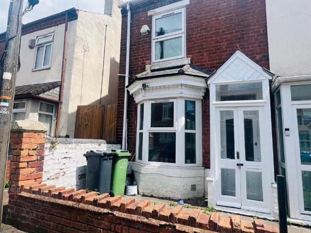2 bedroom end of terrace house to rent