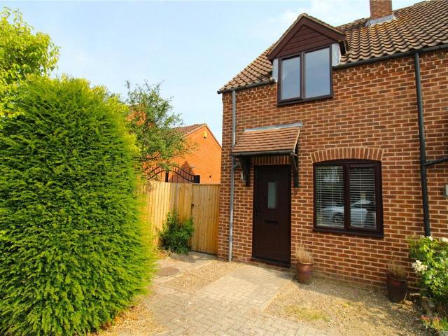 2 bedroom end of terrace house to rent