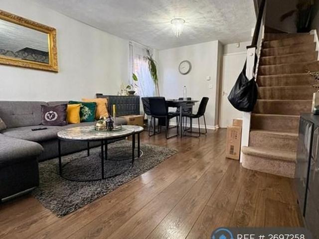 2 bedroom end of terrace house to rent