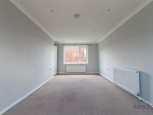 2 bedroom end of terrace house to rent