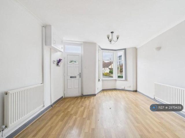 2 bedroom end of terrace house to rent