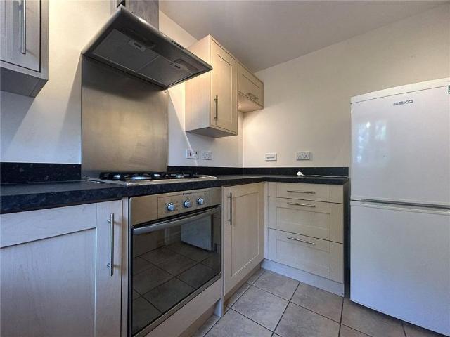 2 bedroom end of terrace house to rent
