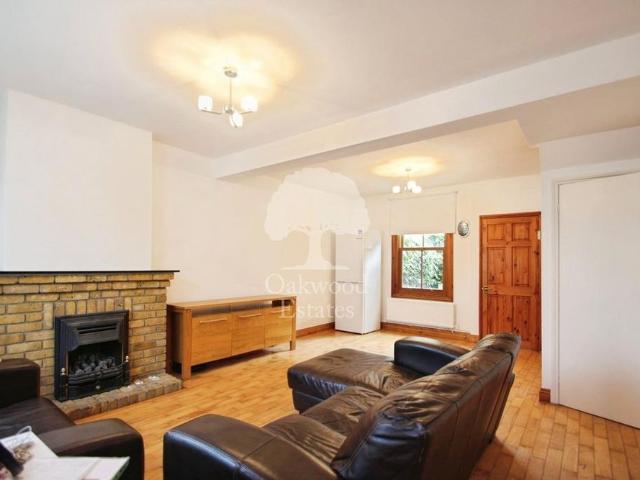 2 bedroom end of terrace house to rent